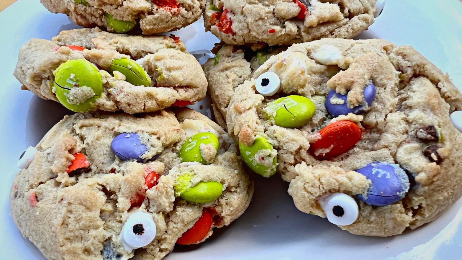 Crazy Eyeball Monster Cookies - BIGPITTSTOP